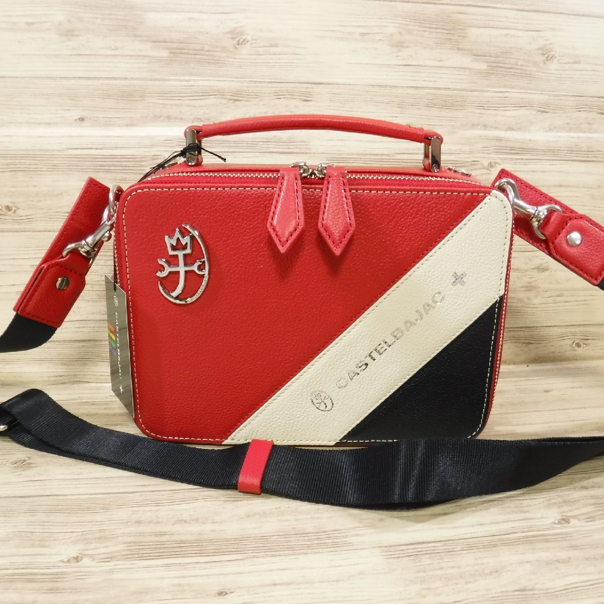 Yahoo!オークション - YY334 カステルバジャック 新品 定価26400円 牛...