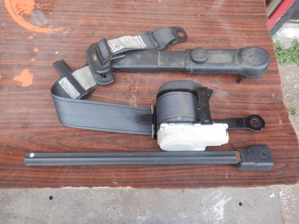 Yahoo!オークション - Y31 シーマ ① シートベルト フロント 右 H2年 ...