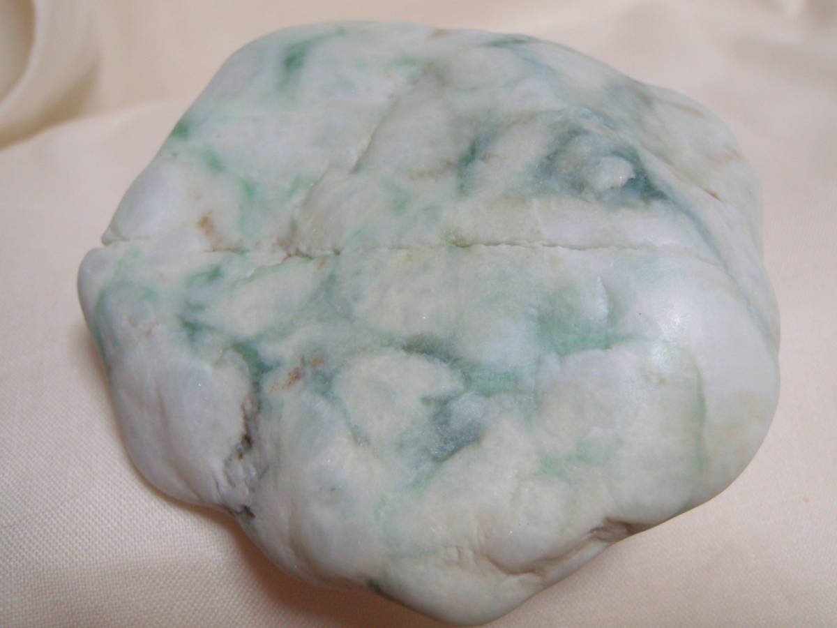 Yahoo!オークション - 糸魚川 翡翠 ヒスイ 460 明緑 209g 原石 鉱物