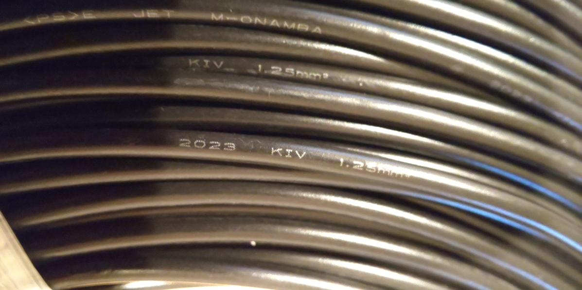 Yahoo!オークション - KIV 1.25sq 16AWG φ3.1 200m 黒色 1束出品