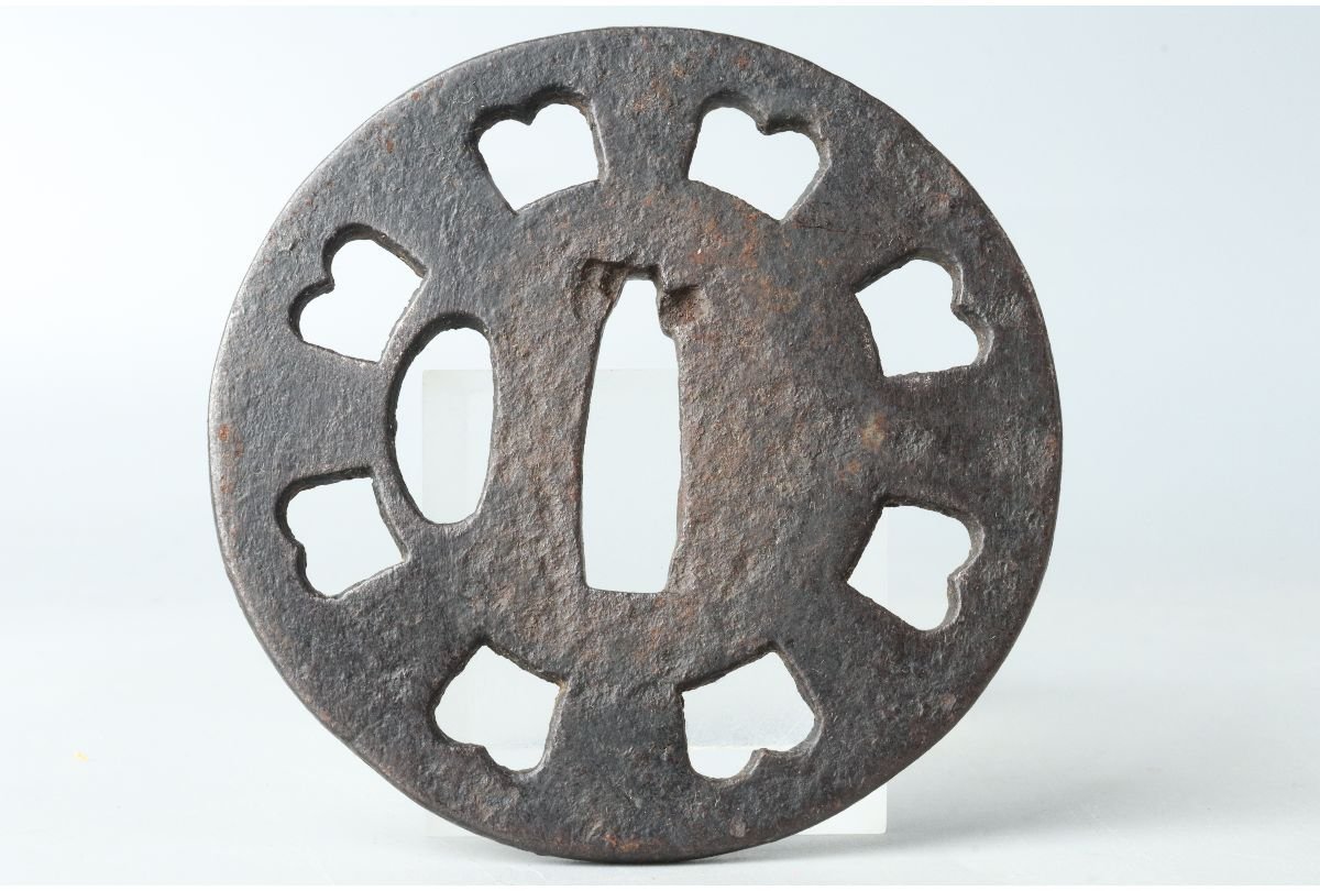 Yahoo!オークション - [URA]刀剣美術/鉄地王冠透丸形鍔/94g/12-6-59