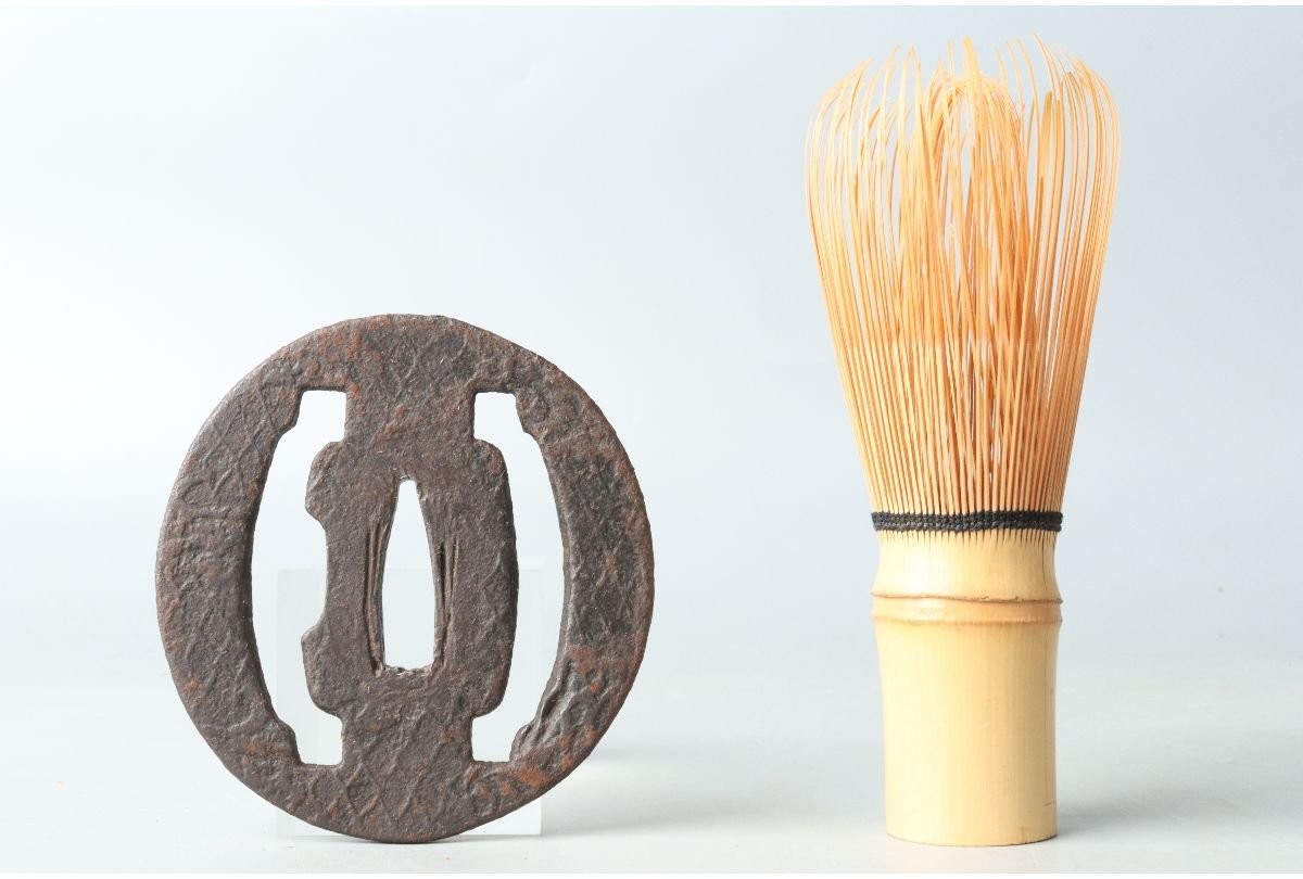 Yahoo!オークション - [URA]刀剣美術/鉄地舟形透丸形鍔/114g/12-6-72