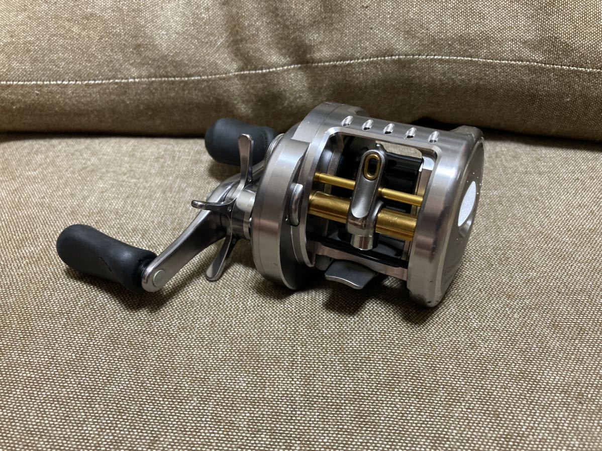 Yahoo!オークション - SHIMANO シマノ 09カルカッタコンクエスト200DC ...