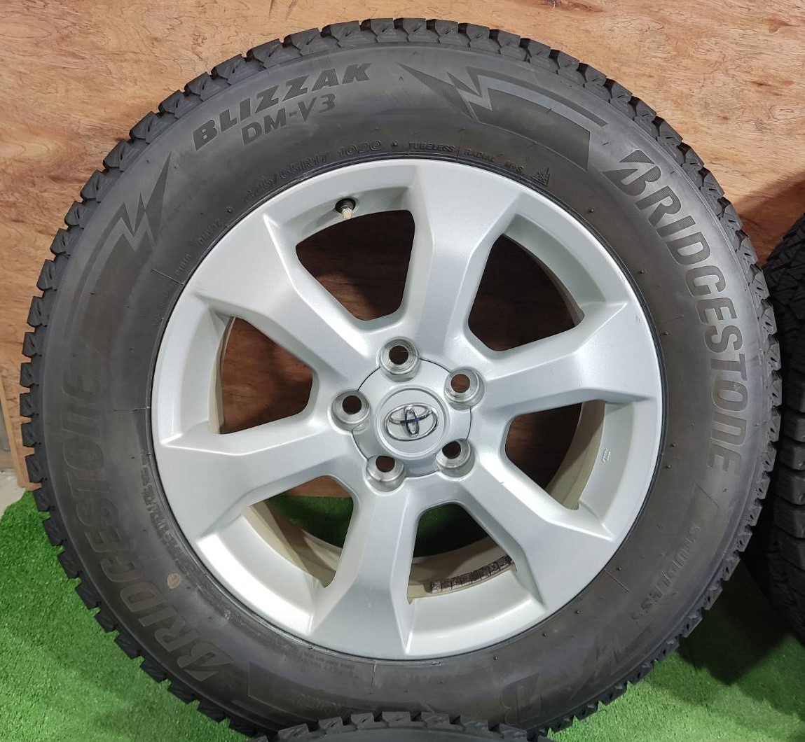 TOYOTA ヴァンガード 純正 225/65R17 BRIDGESTONE BLIZZAK DM-V3 2019年 17X7J ET45 5H/114.3 4本セット RAV4にも ...