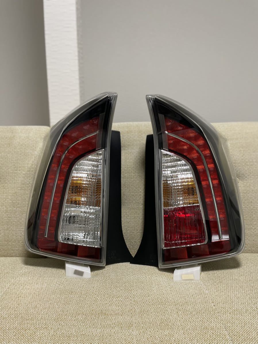 Yahoo!オークション - 【未使用に近い品】プリウス30 G's 純正 テール...