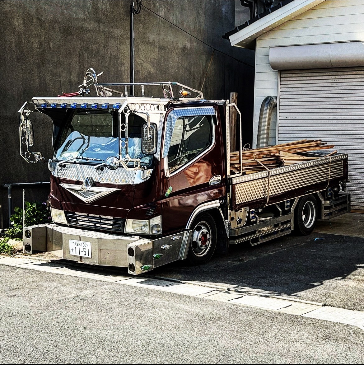 Yahoo!オークション - 1スタ デコトラ FB70キャンター 平ボディー マニ...