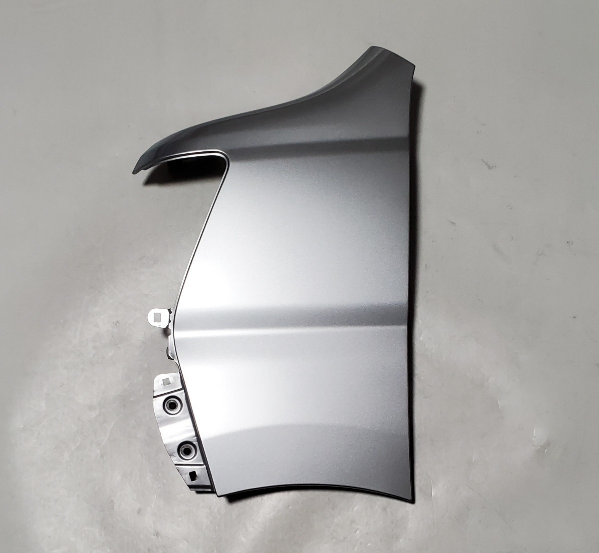 ダイハツ ハイゼット S321V/S331V 純正 後期 フェンダー 左 S28 シルバー 低走 2021年車 2017/11以降 品番53812-B5040 送込(サイド)｜売買された ...