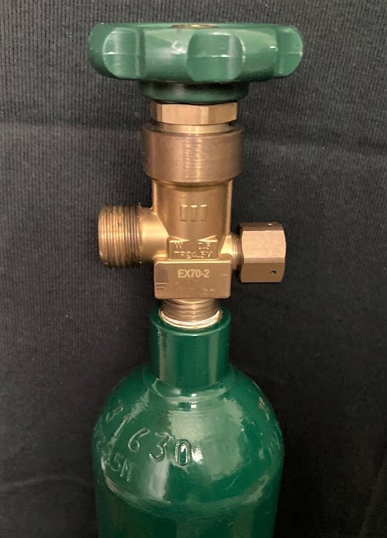 Yahoo!オークション - 【美品】ミドボン CO2 二酸化炭素ガスボンベ 1Kg...