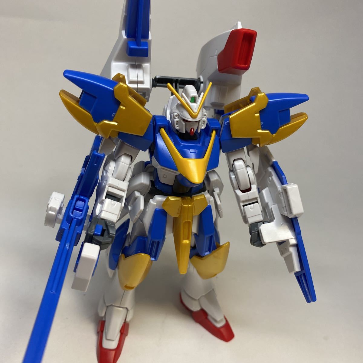 Yahoo!オークション - HG V2アサルトバスターガンダム 完成品 ガンプラ...