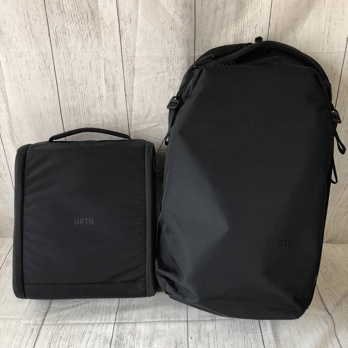 Yahoo!オークション - 【極美品】Urth ノーライト 24L リュックサック ...