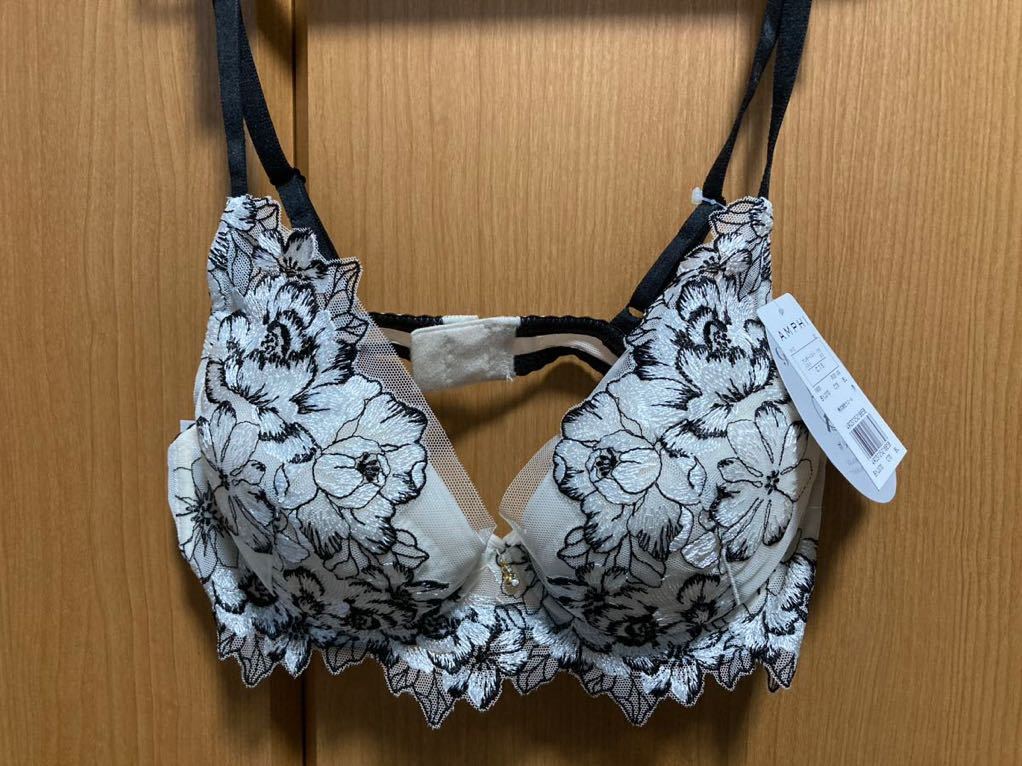 アンフィ グラマリッチ ボリュームUPタイプ ブラジャー ブラ C75 AMPHI BYJ370 BL ワコール Wacoal(75)｜売買されたオークション情報、yahooの商品情報を ...