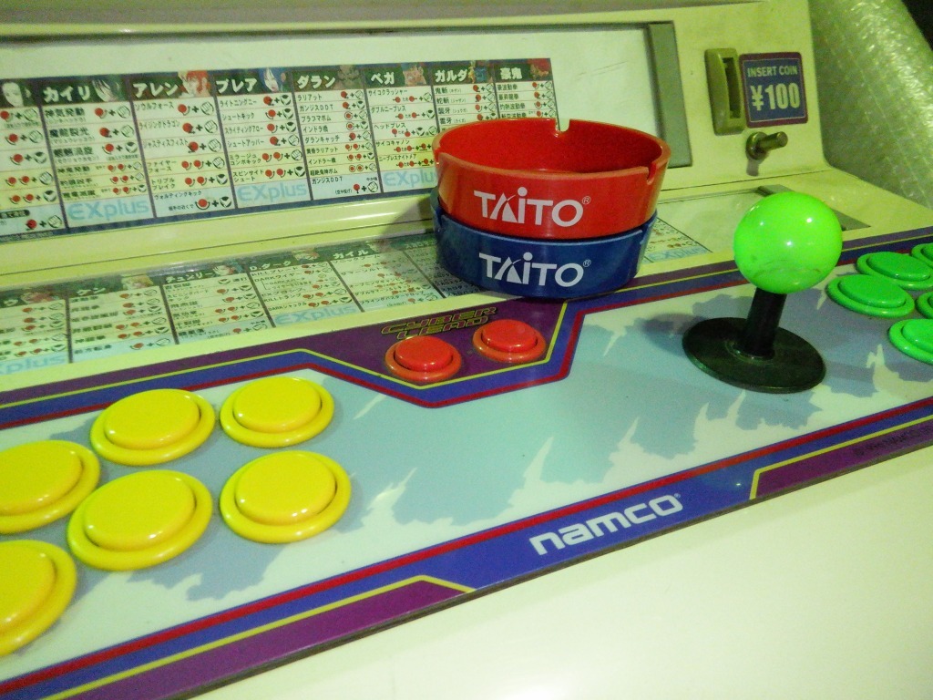 Yahoo!オークション - 灰皿 TAITO タイトー 青 赤 2個 ゲーセン