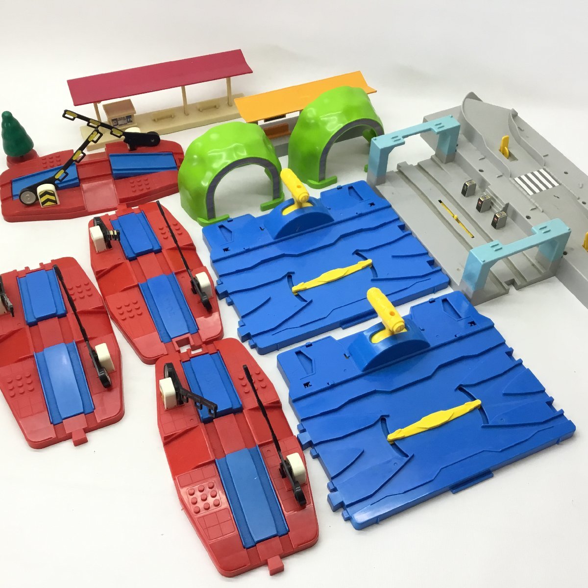 Yahoo!オークション - プラレール まとめ売り 大量 8.95kg 電車 車両 ...