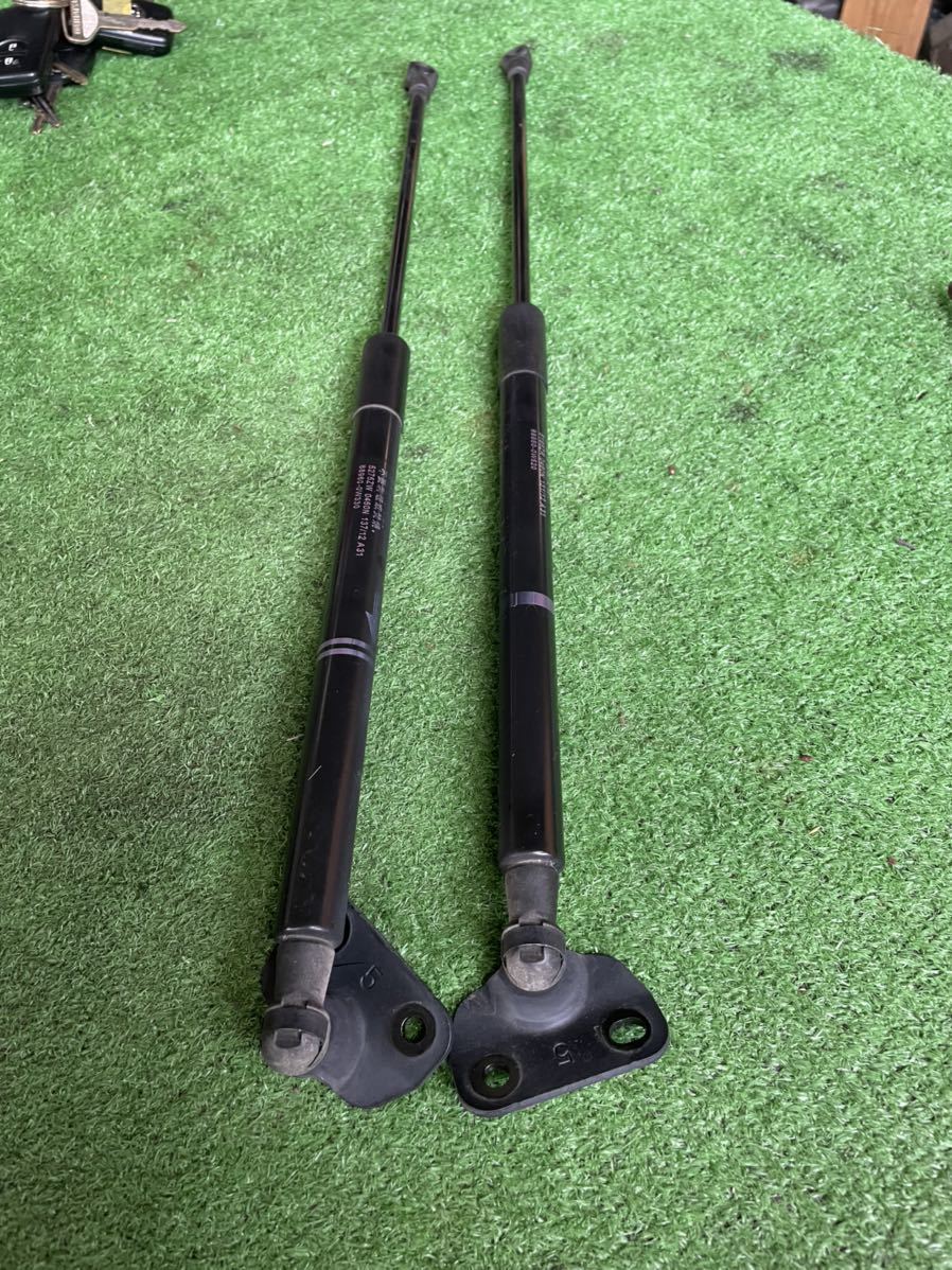 219 トヨタ ZVW 30 プリウス 後期 リアゲート バックドア トランク ダンパー 黄-5(リア)｜売買されたオークション情報、yahooの商品情報をアーカイブ公開 - オークファン ...