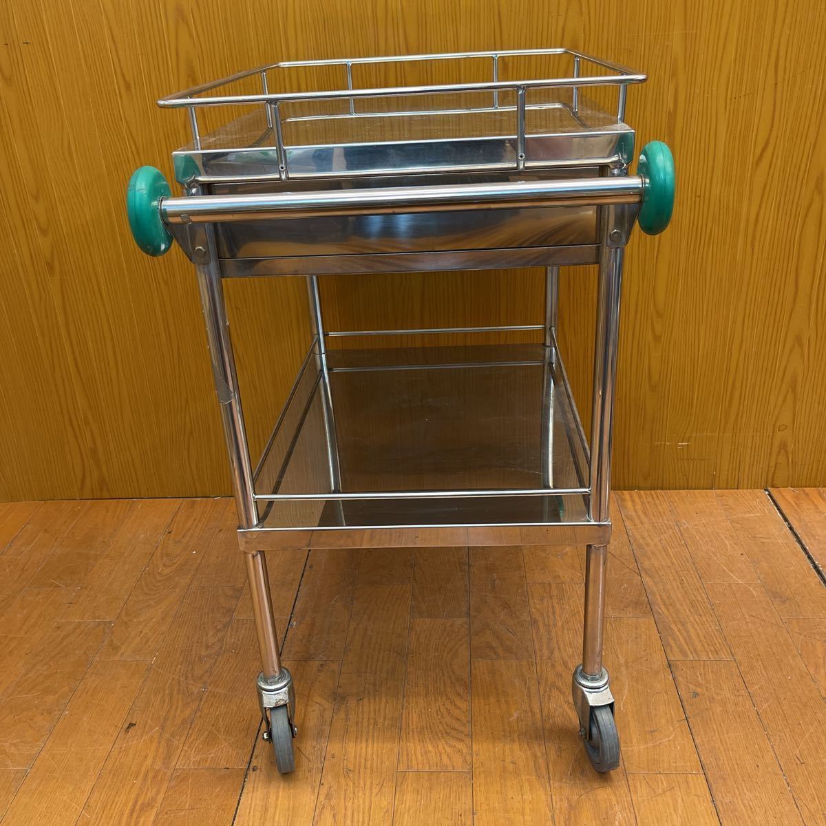 Yahoo!オークション - 医療用ワゴン キャスター付き H85×W80×D49 救急...