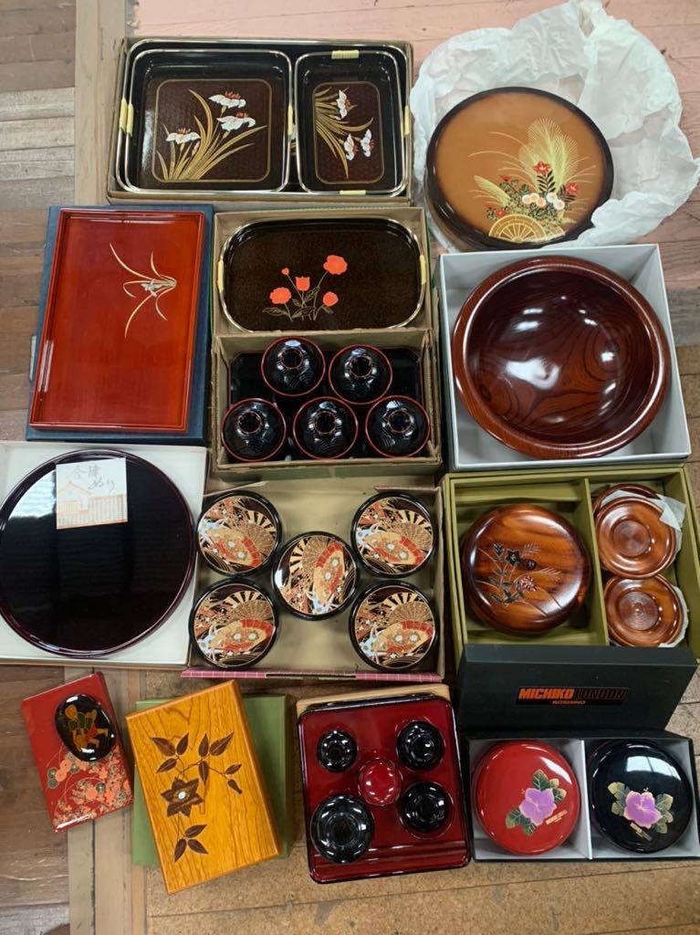Yahoo!オークション - 8884 未使用 漆器 木製 樹脂 お椀 盆 まとめて
