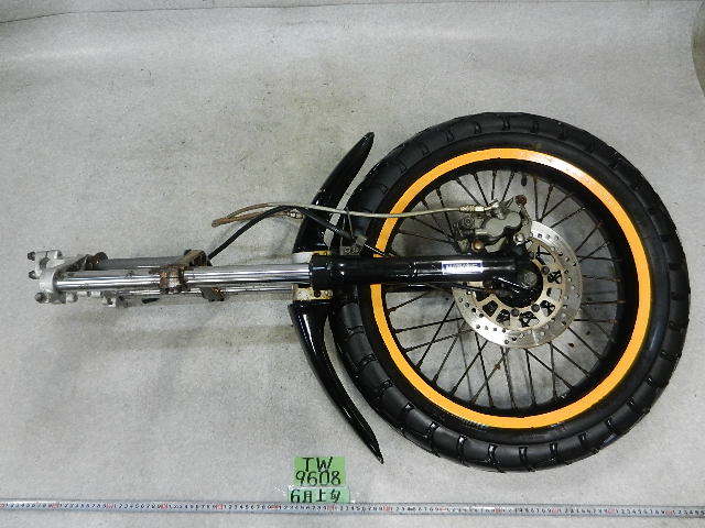 代購代標第一品牌－樂淘letao－9608 TW225 フロントフォーク ホイール 240サイズ ヤマハ