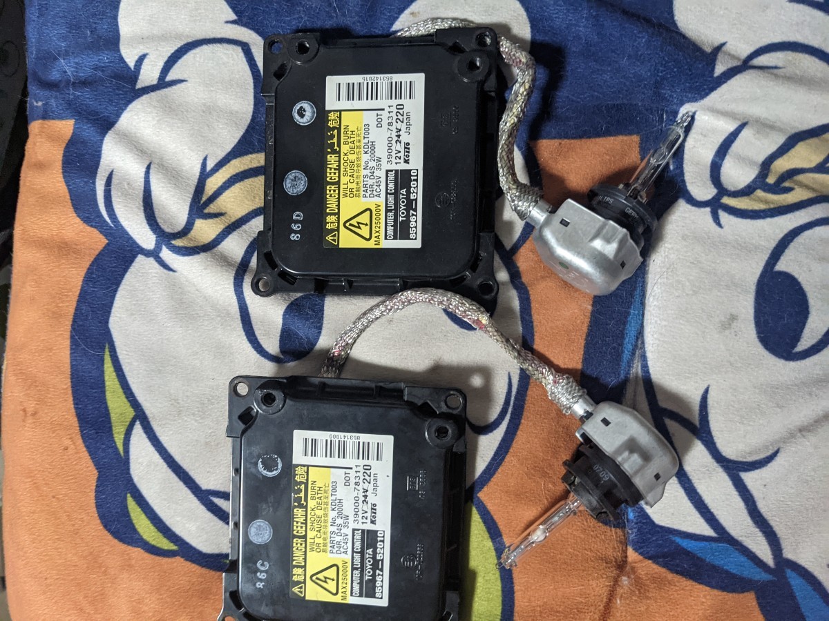 Yahoo!オークション - 良品 アイシスHIDバラスト左右セット 格安売切 I...