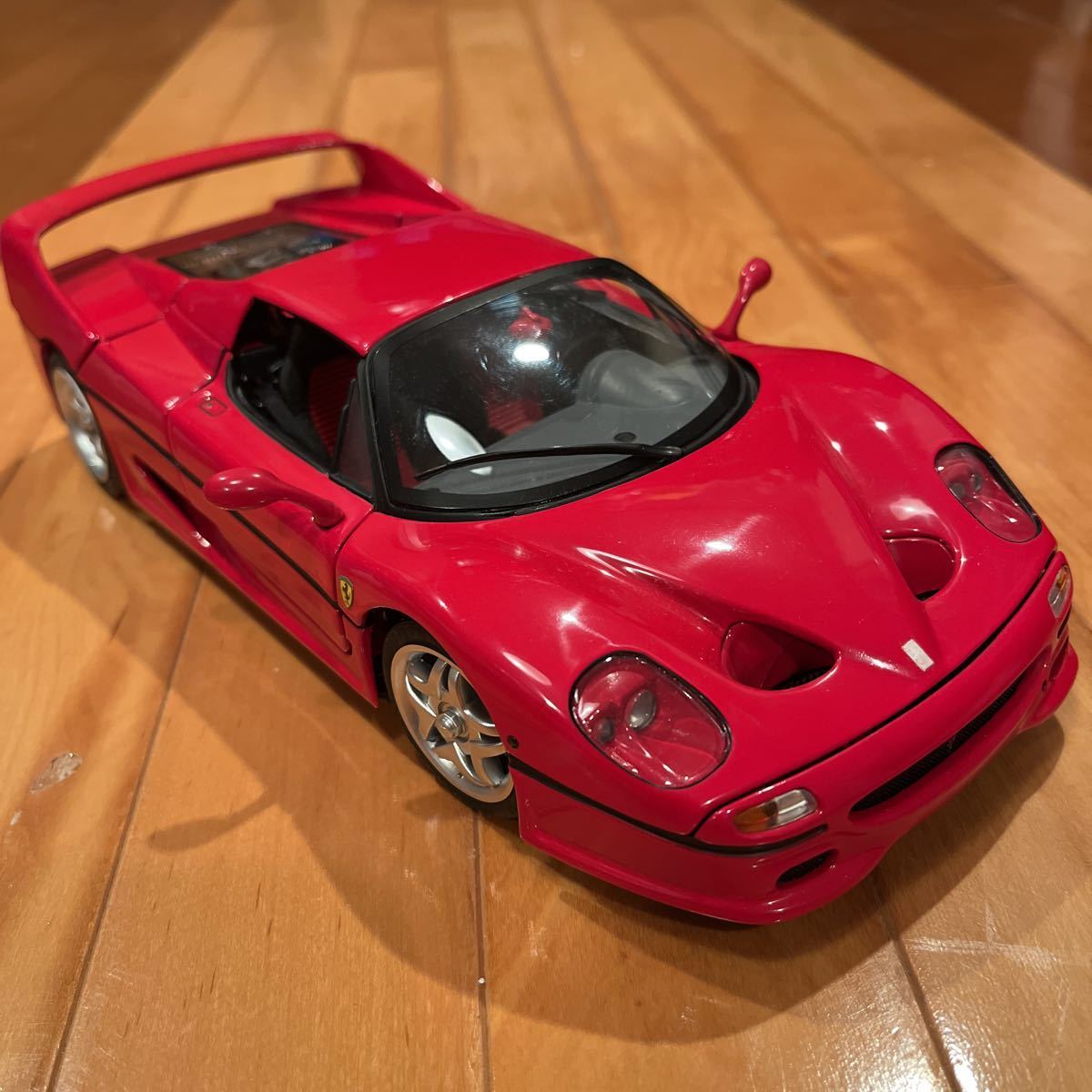 Yahoo!オークション - フェラーリ F50 1/18 ホットウィール レッド