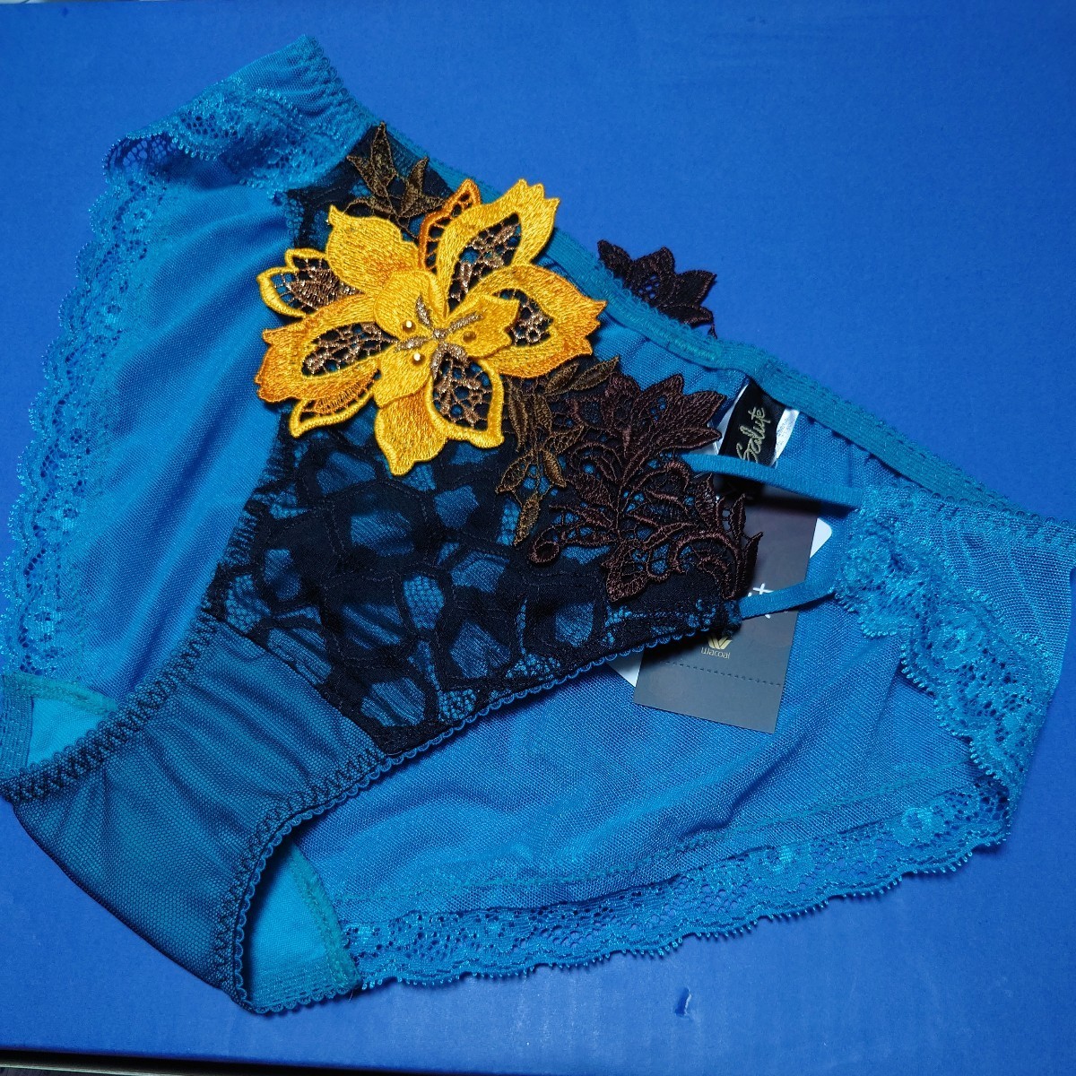 Yahoo!オークション - サルート 44G ジラフ&バラ