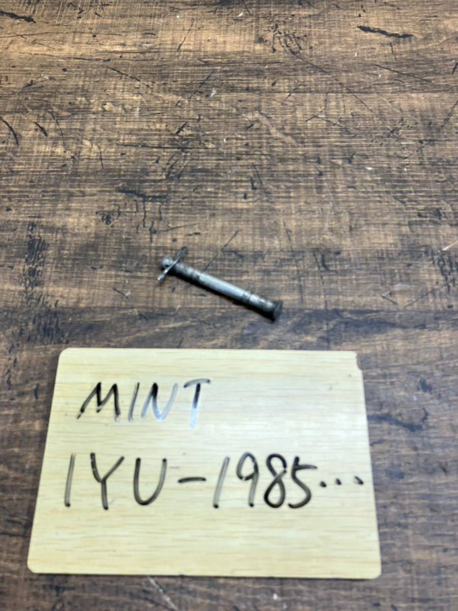 Yahoo!オークション - 〈Y29〉 1YU ヤマハ MINT 純正 シートピン シー...