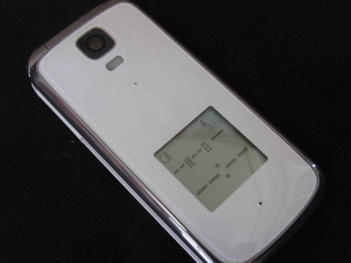 Yahoo!オークション - au 携帯電話 kyocera K012/KY012 ホワイト 卓上...