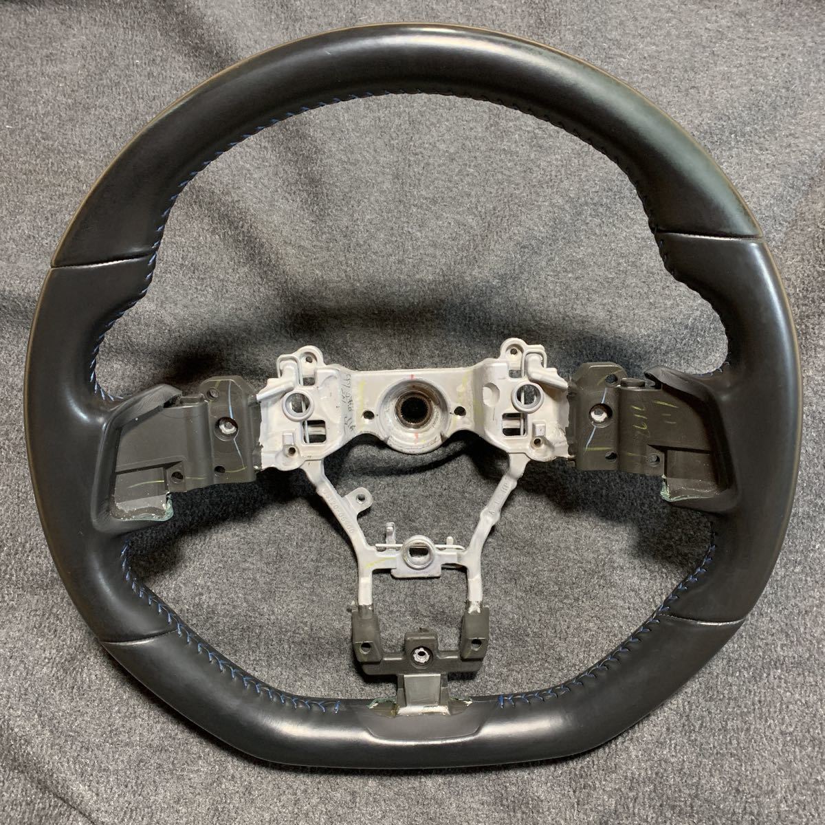 レヴォーグ VM4 GT-S純正ステアリング ブルーステッチ 高触感本革 ディーラー取り外し(ステアリング、ハンドル本体)｜売買されたオークション情報、yahooの商品情報をアーカイブ公開 ...