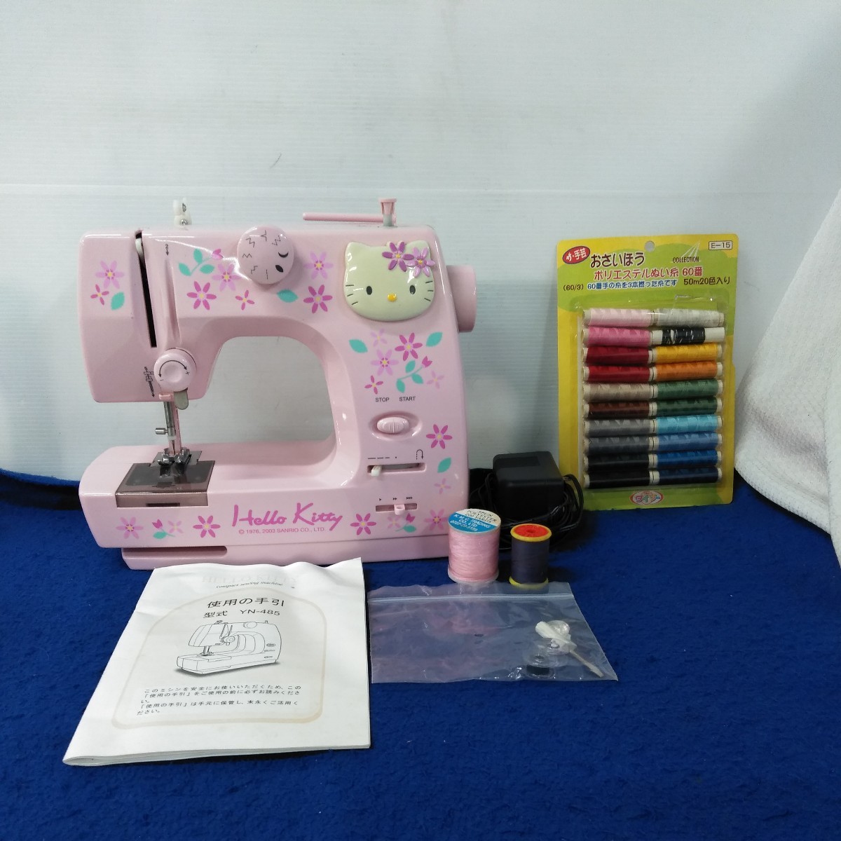 Yahoo!オークション - g_t F704 ハローキティ コンパクト ソーイング ...