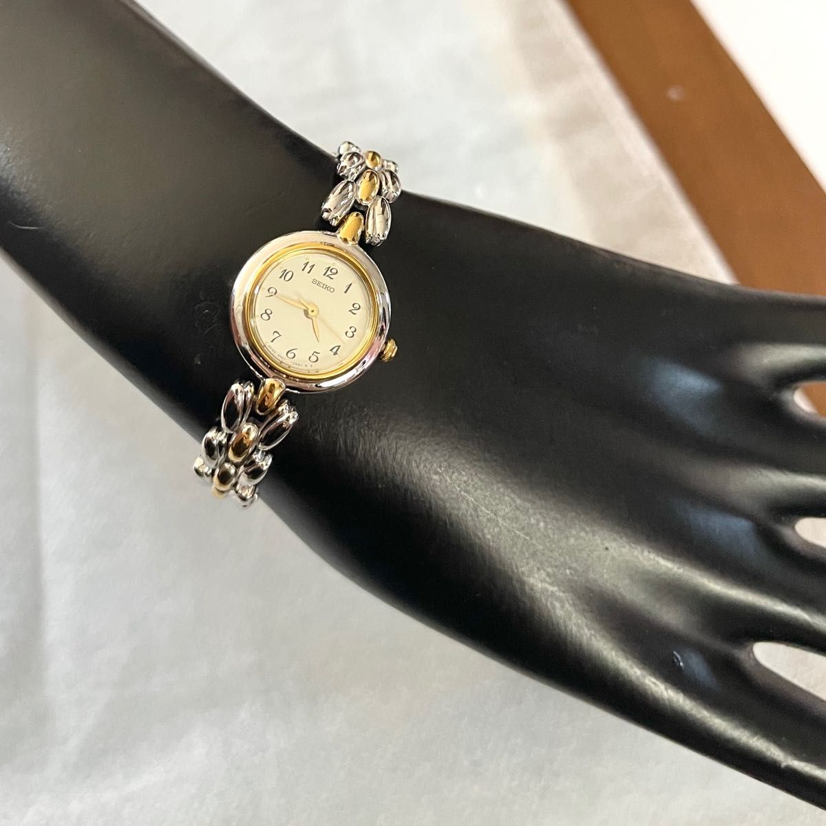 稼働 美品 SEIKO レディース腕時計 ブレスウォッチ コンビ 稼働 美品 SEIKO レディース腕時計 ブレスウォッチ コンビ