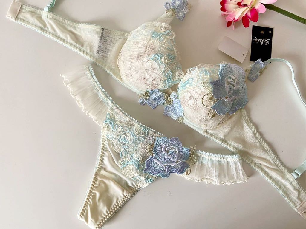 Yahoo!オークション - サルート 83G レッドカーペット B70 ソングM OV ...