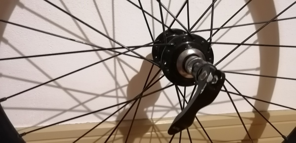 代購代標第一品牌－樂淘letao－20インチ 451 リアホイール クイックリリースレバー付き エンド幅130 走行に問題ある振れはありません。