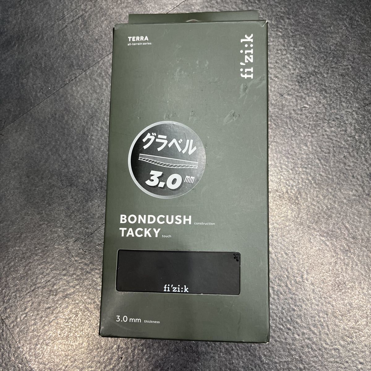 日本代購代標第一品牌【樂淘letao】－送料350円Fizik(フィジーク) Terra マイクロテックス ボンドカッシュ タッキー(3mm厚) バーテープ ブラックグラベルシクロクロス