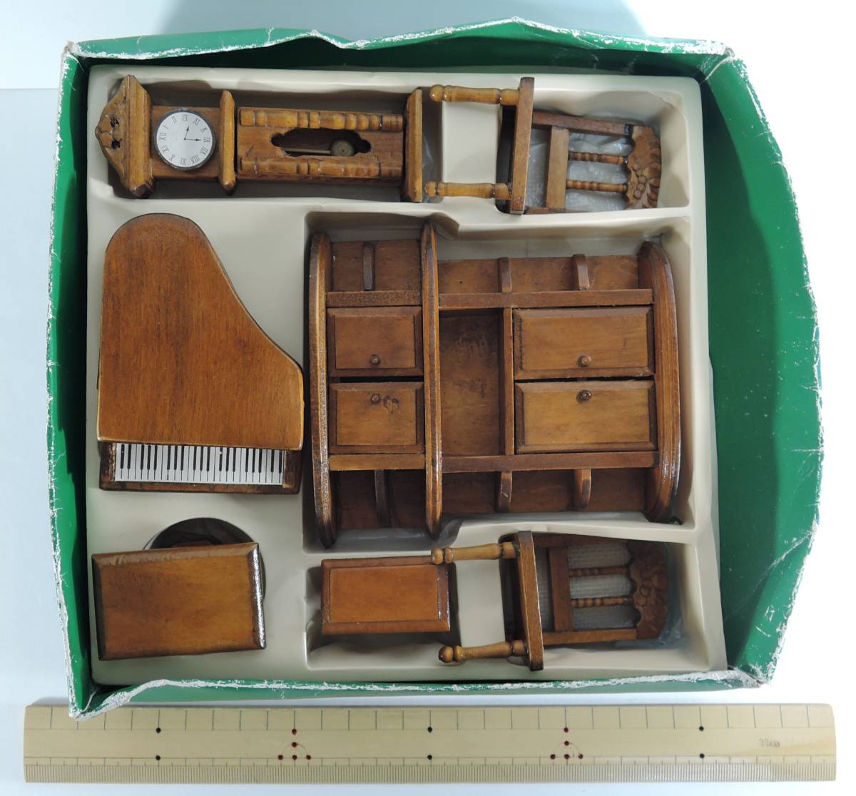 Yahoo!オークション - V08 木製 ミニチュア家具 椅子・テーブル・ピア...