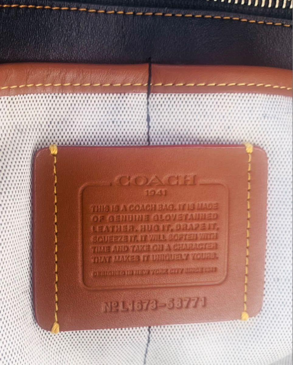 コラボ 美品 COACH×Gary Baseman ショルダーバッグ 本革レザー コラボ 美品 COACH×Gary Baseman ショルダーバッグ 本革レザー