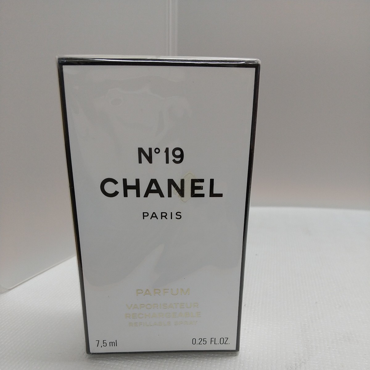 Yahoo!オークション - p070302t CHANEL シャネル No.19 PARFUM VAPORIS...