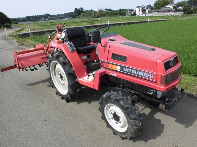 三菱 トラクター MT18 4WD 実働 画像/動画 多数あり 引取り限定 ジャンク品扱い お願い致します.(車体)｜売買されたオークション情報、yahooの商品情報をアーカイブ公開 ...