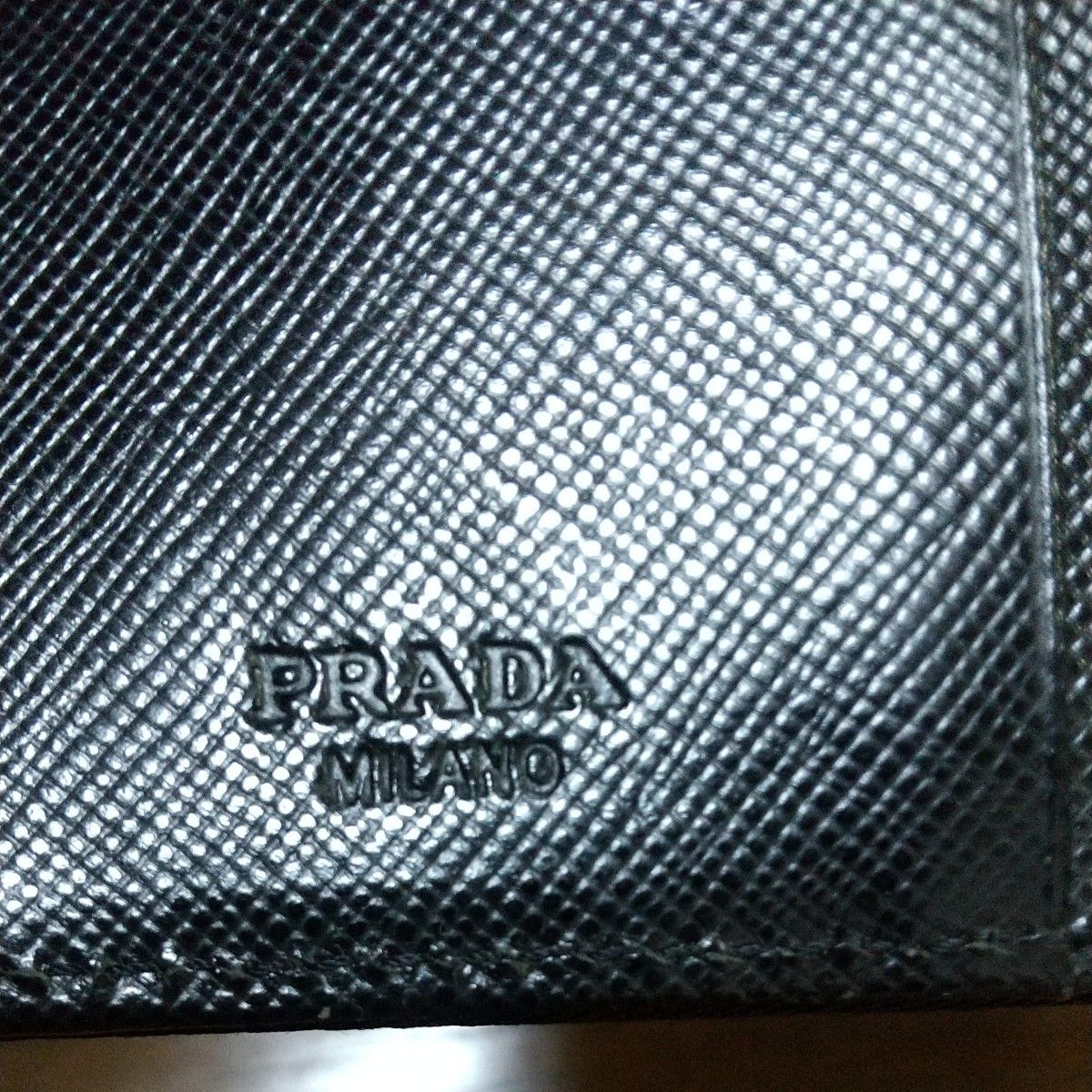 新品未使用 PRADA プラダ 二つ折り財布 黒 20年ほど前のプラダの 新品未使用 PRADA プラダ 二つ折り財布 黒 20年ほど前のプラダの