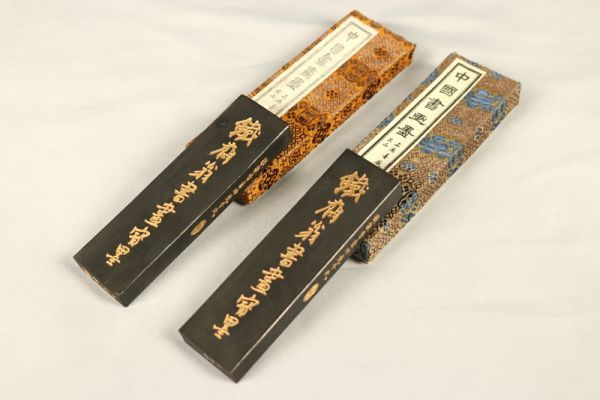 Yahoo!オークション - 2621 鉄斎翁書画宝墨 71g 五石漆煙 徽歙曹素功堯...