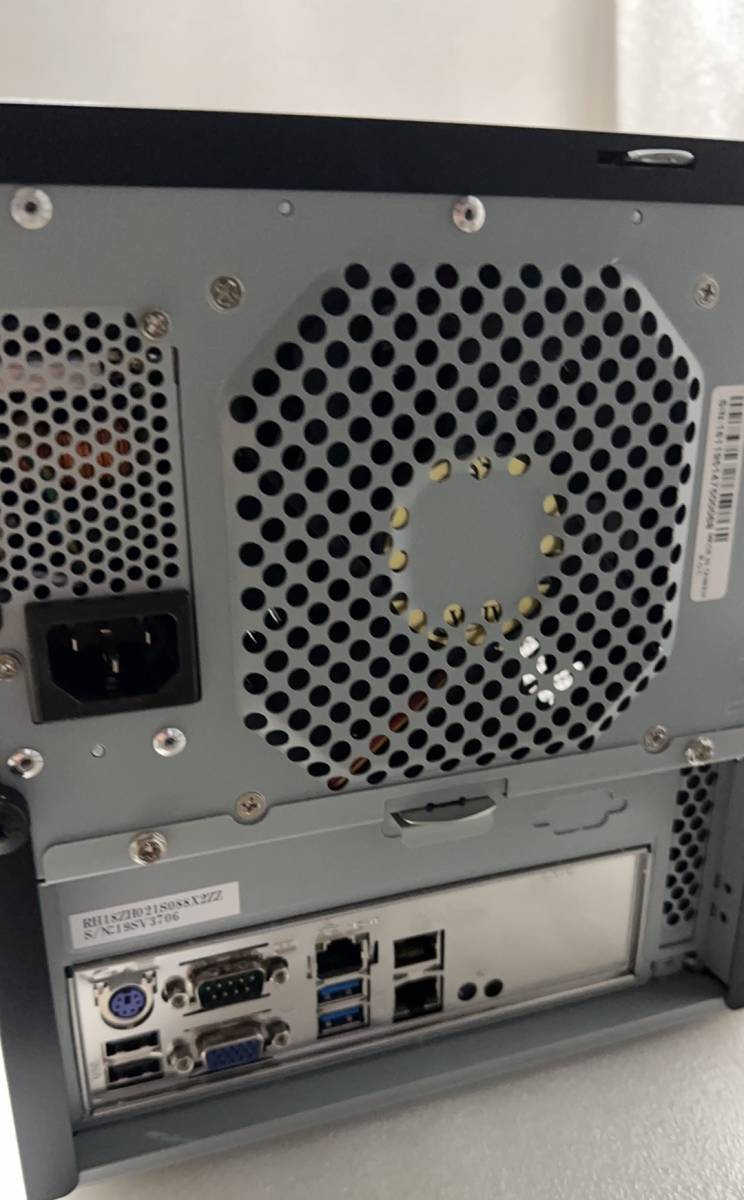Starbilas サーバー Xeon E3 1268l V3 2 3ghz 8gb Hdd無 Bios表示可 起動異音あり サーバー本体