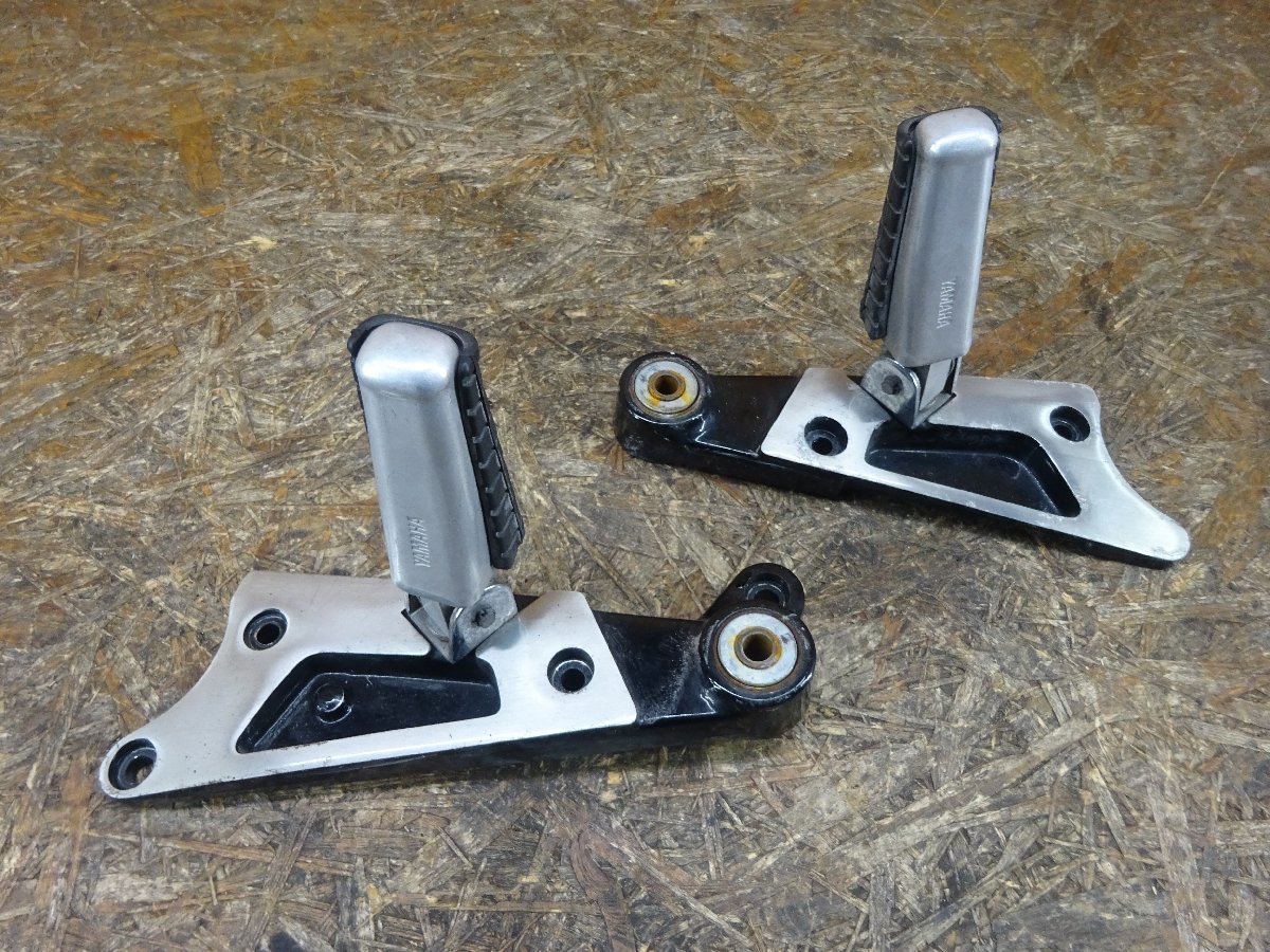 Yahoo!オークション - [Y93]VMAX JYA2LTN04WA014 純正 タンデムステッ...