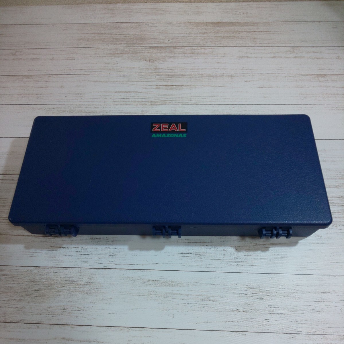 ズイール アマゾンボックスハーフ ZEAL ダークブルー オマケ付き(タックルボックス)｜売買されたオークション情報、yahooの商品情報をアーカイブ公開 - オークファン（aucfan.com）