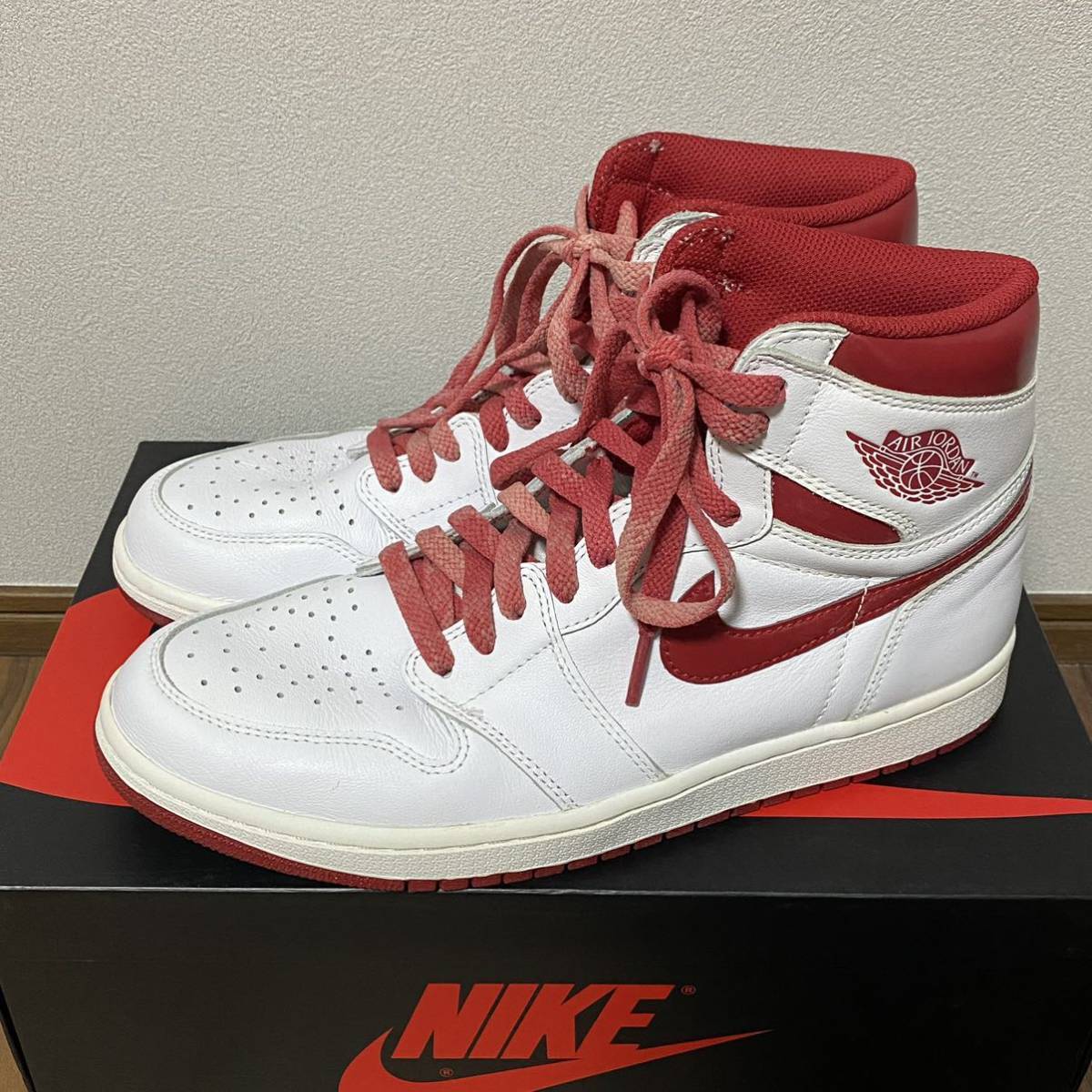 良品】NIKE AIR JORDAN 1 RETRO HIGH OG 28cm US10 白赤 良品】NIKE AIR JORDAN 1 RETRO HIGH OG 28cm US10 白赤