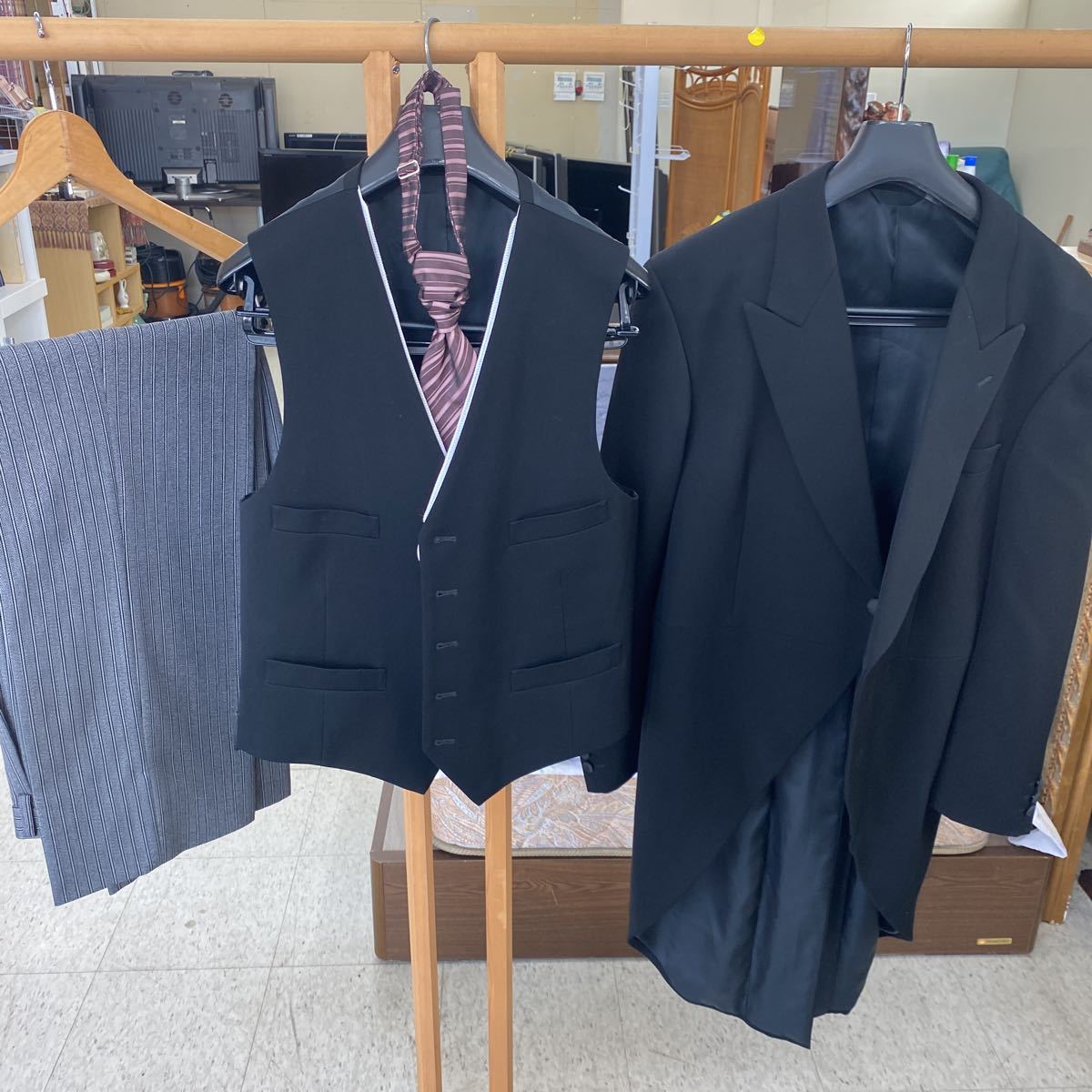 Yahoo!オークション - 2-8-23-12男子スーツセットサイズAB7