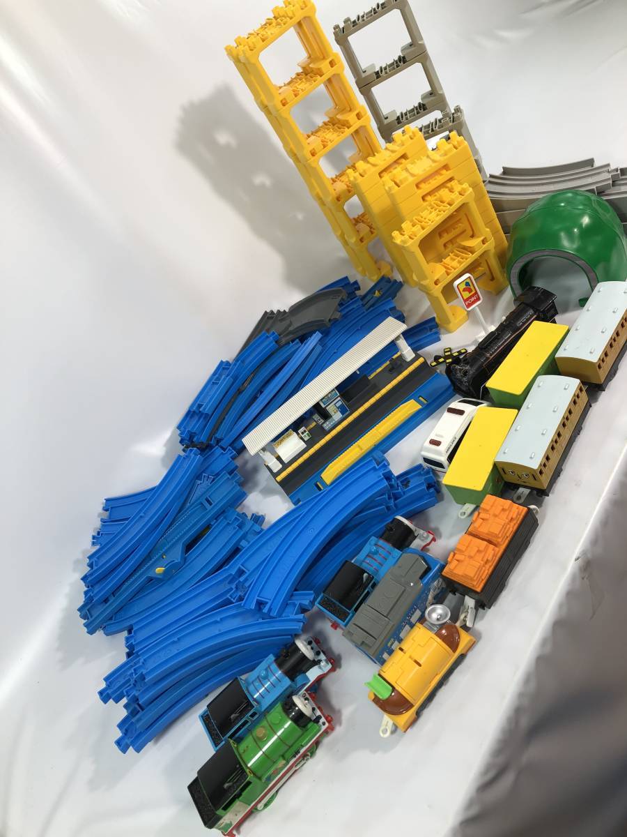 Yahoo!オークション - 7312 中古 プラレール100パーツ 現状品 線路 カ...