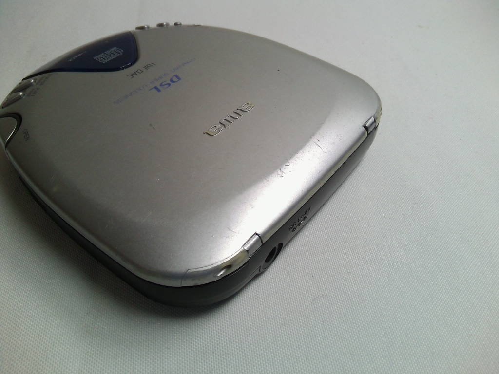 Yahoo!オークション - AIWA ポータブルCDプレイヤー XP-V320 動作品 難...
