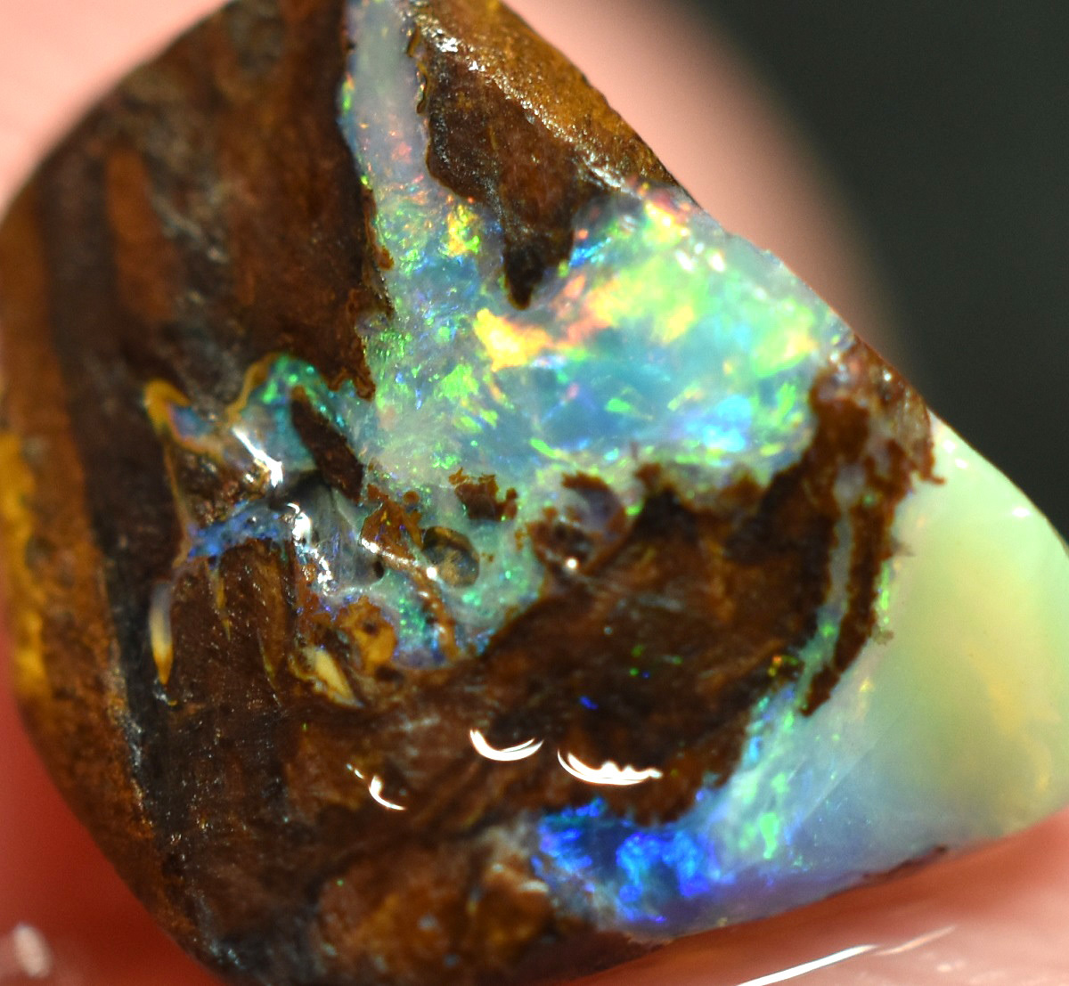 Yahoo!オークション - 【 1.5ct ボルダーオパール 原石＋送料198円】