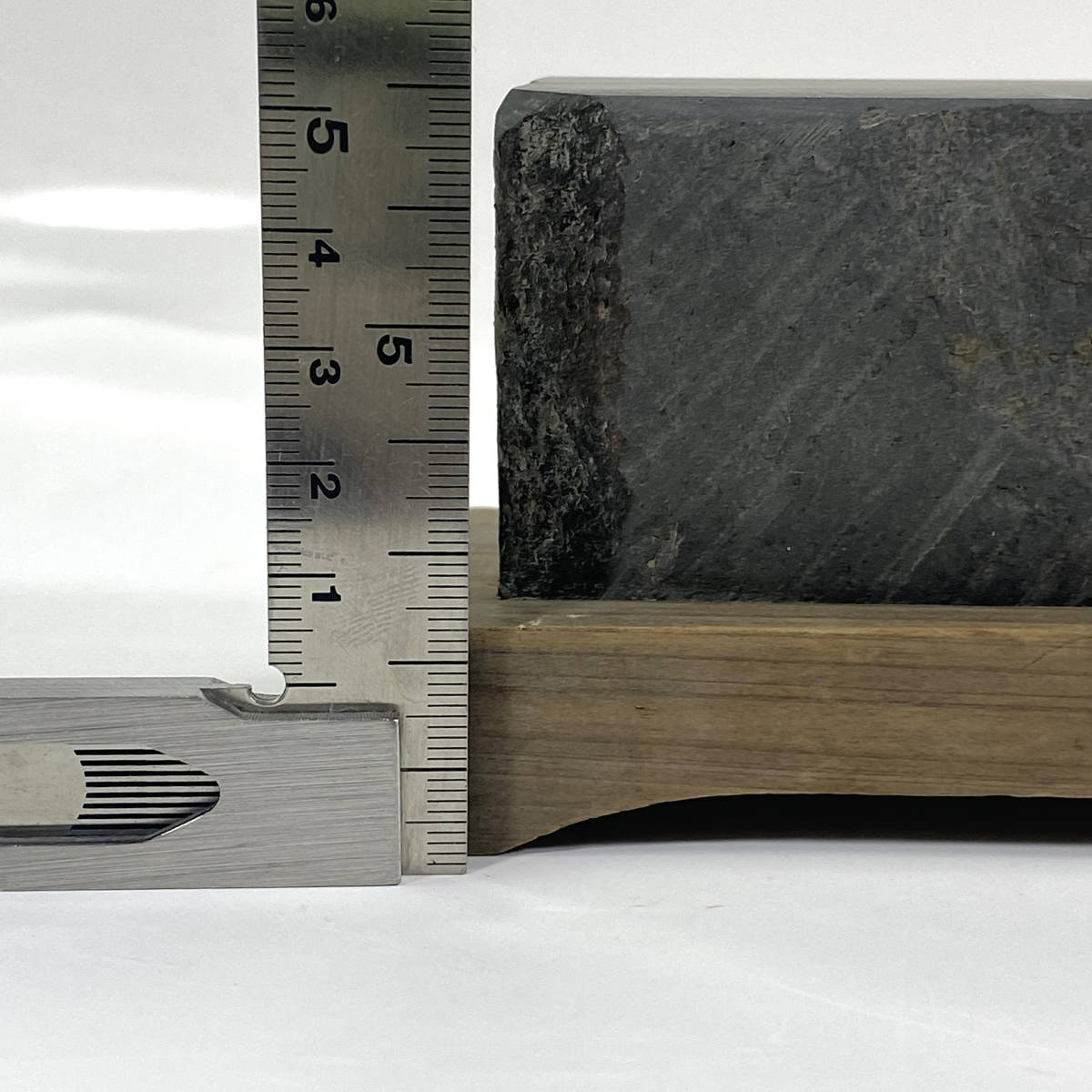 代購代標第一品牌－樂淘letao－509_台付仕上砥石 1,364g スベスベの天然砥石 産地不明 納戸に眠っていた砥石です。 「まとめて取引」同梱OK ヤフネコ発送