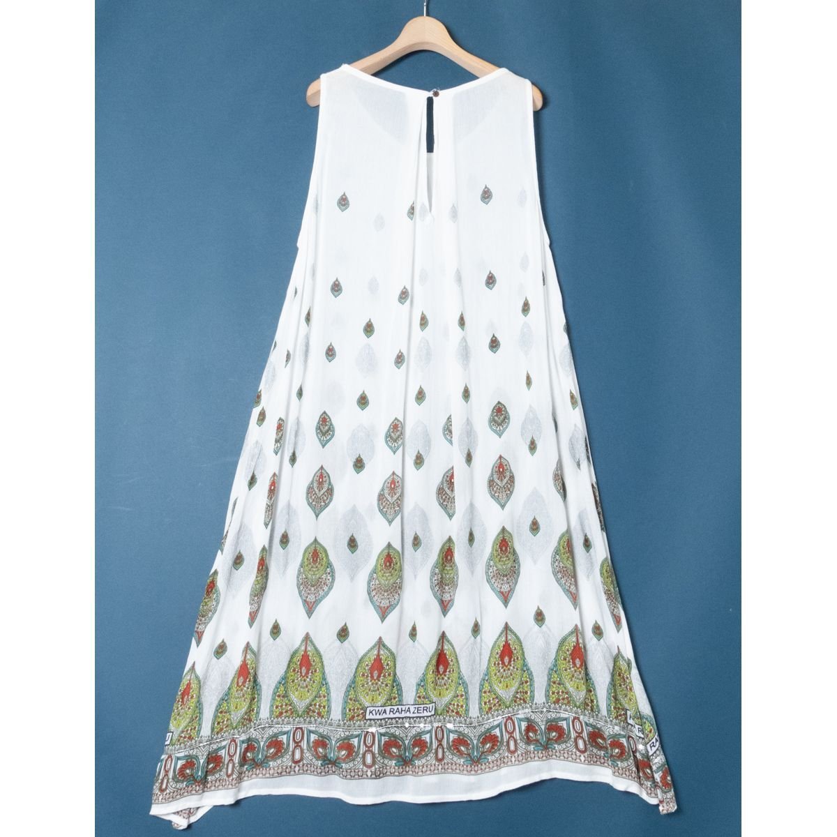 Yahoo!オークション - yul ノースリーブワンピース ヨル ホワイト 柄物...