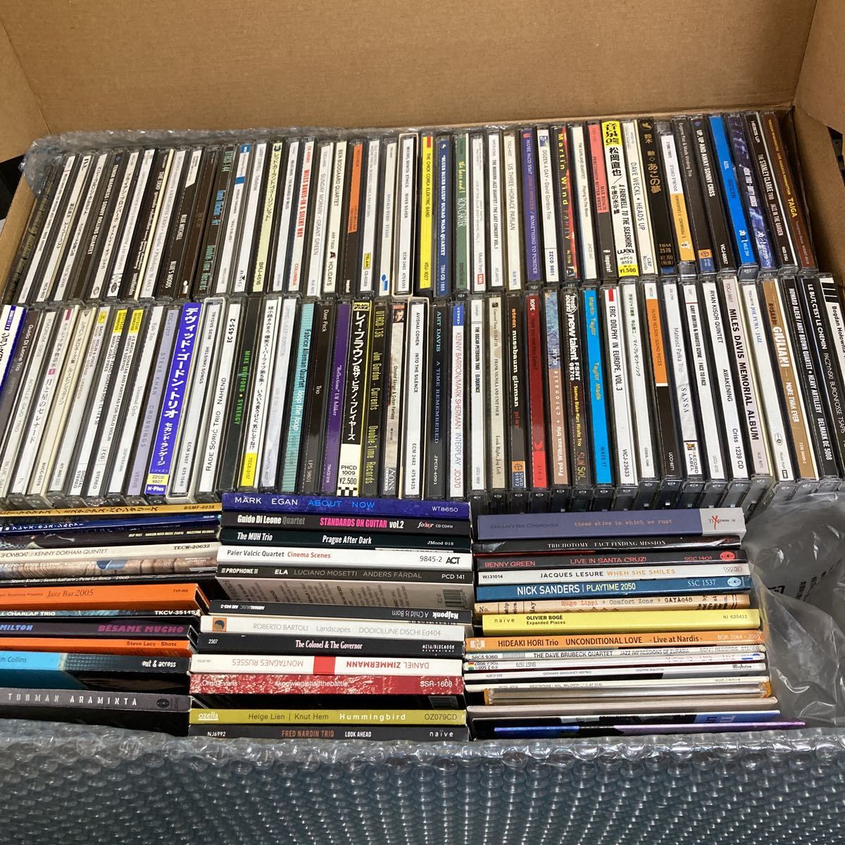 Yahoo!オークション - B035 ジャズ CD 大量まとめ売り 約11.2kg 120枚...