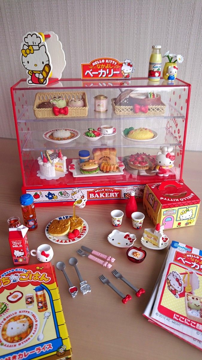 ぷちサンプルシリーズ 「ハローキティ ショーケース」と ぷちサンプルシリーズ 「ハローキティ ショーケース」と